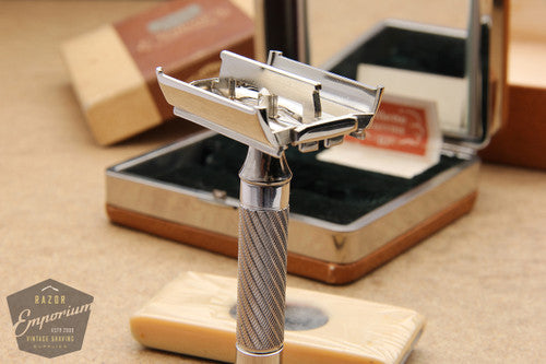 Gillette 1948 Executive DE Safety Razor in Ostrich Leather Case – Razor ...