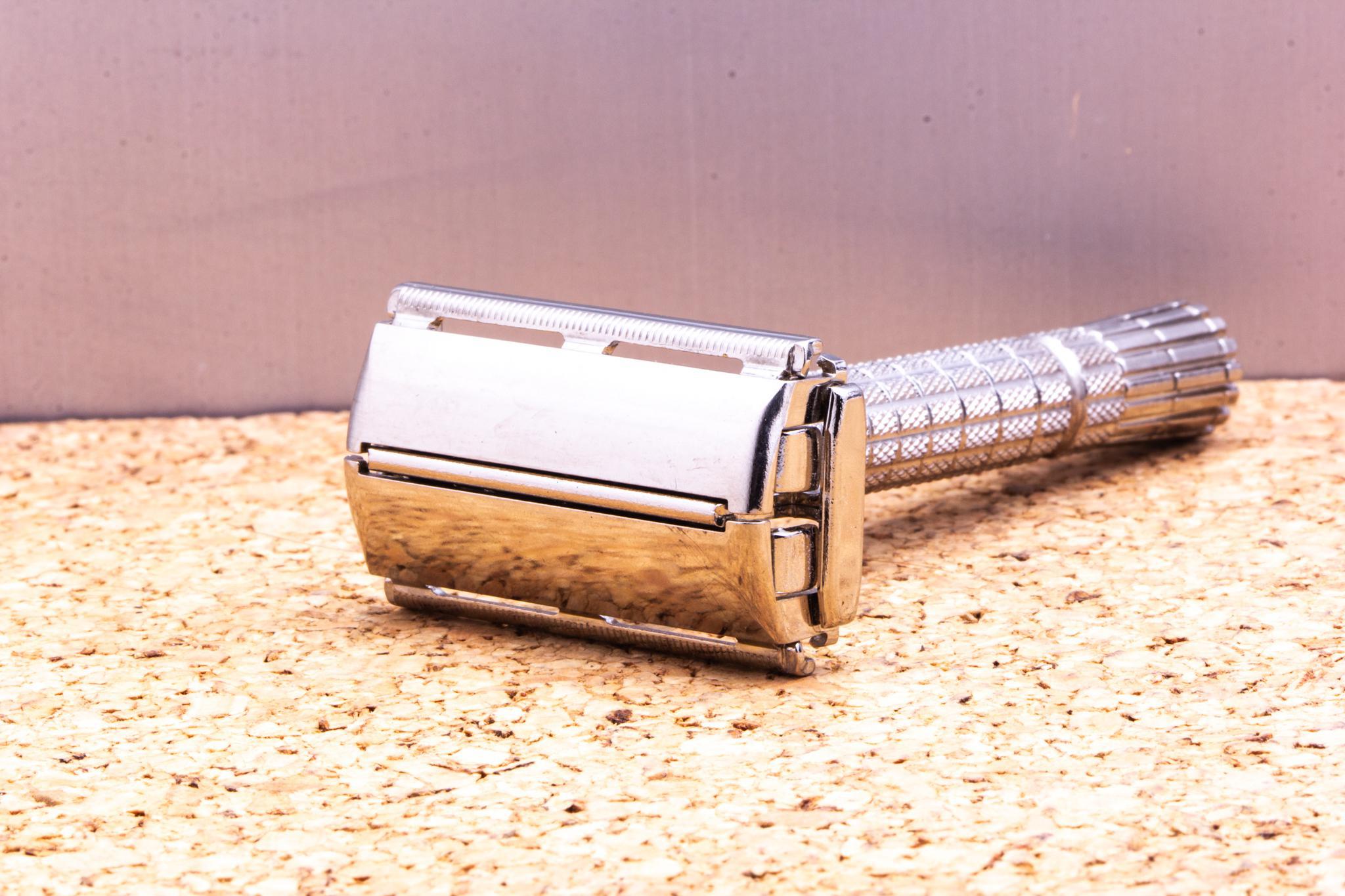 1956 B2 Gillette Flare Tip Super Speed Double Edge Safety Razor | Orig – Razor Emporium