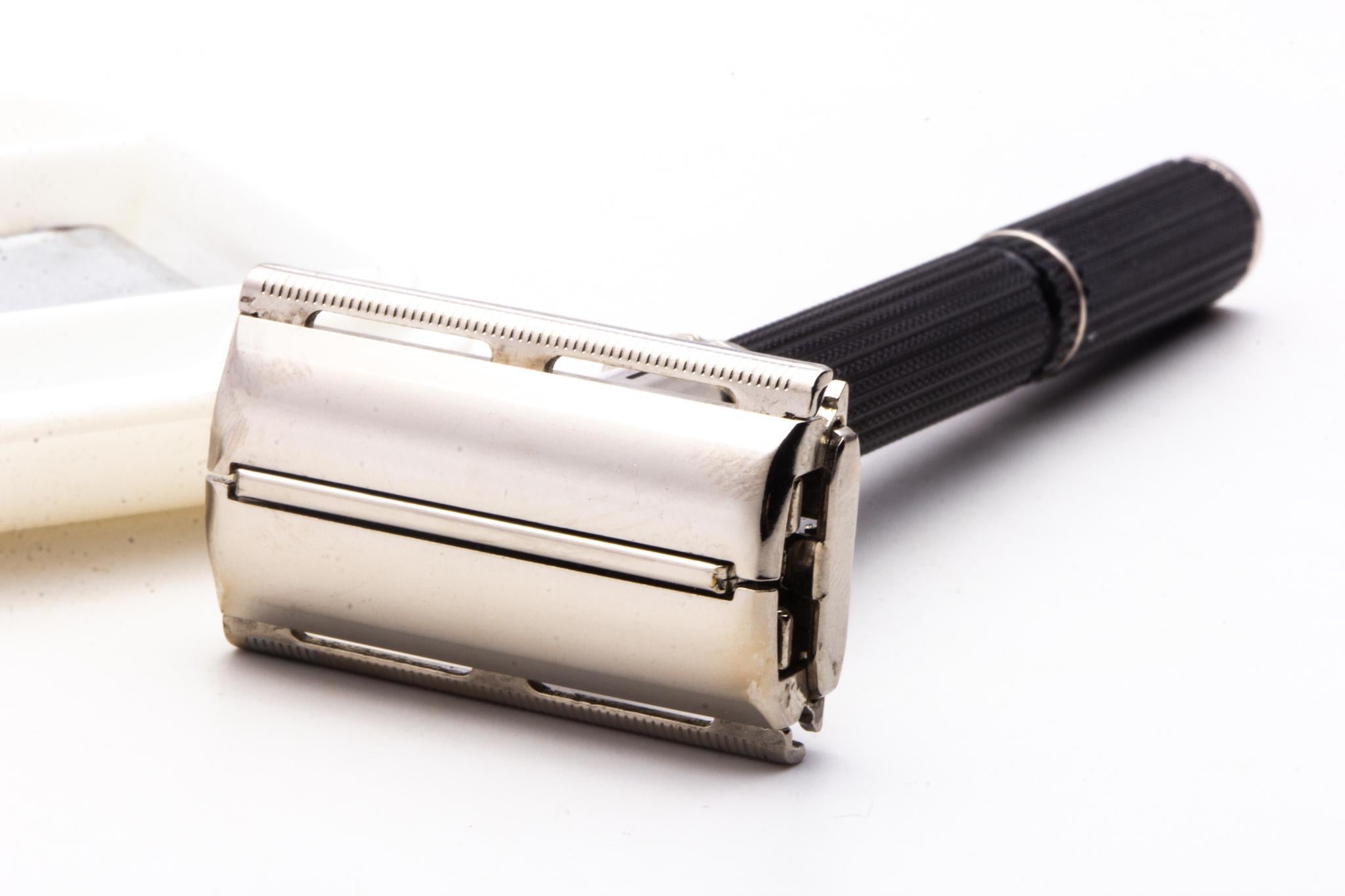 1969 O2 Gillette Super Adjustable 109 Double Edge Safety Razor Set | O ...