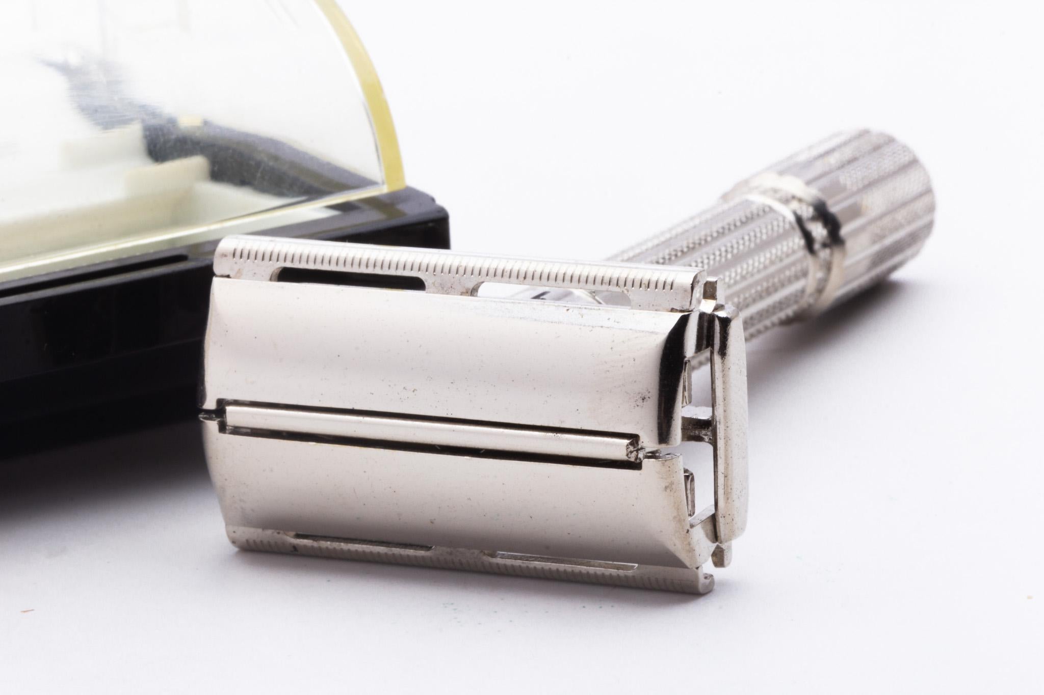 1961 G1 Gillette Fatboy $1.95 Adjustable Double Edge Safety Razor Set ...